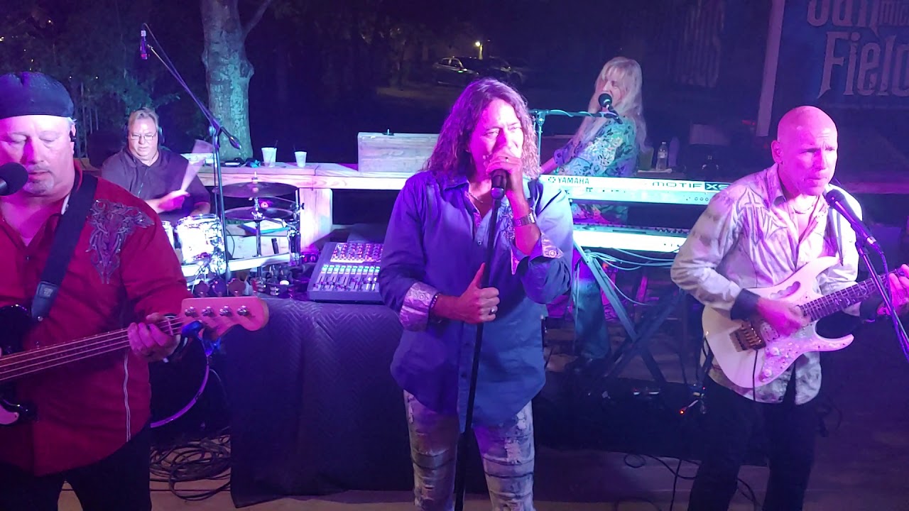 Live music at Blackbeard's triple play - YouTube