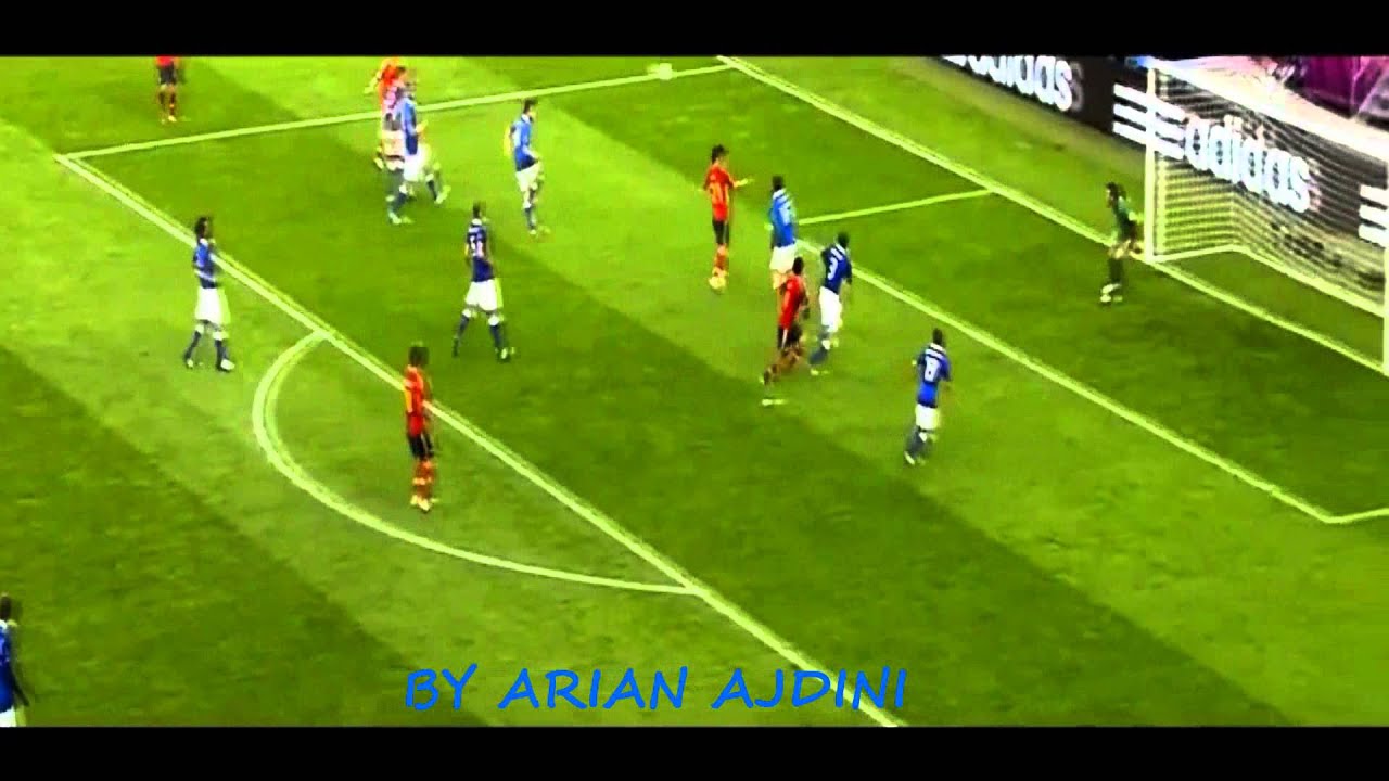 FC Barcelona best middfilder in the world Iniesta Xavi Busquets - YouTube