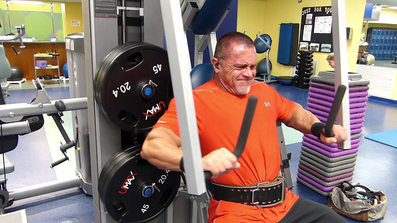Laying the smack down on a MedX converging chest press. - YouTube