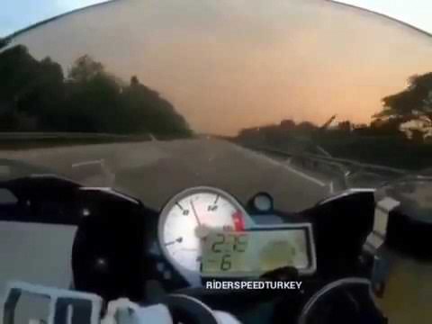 Vice deniz kızı /.  Daha çok küçükken başladı dertlerim