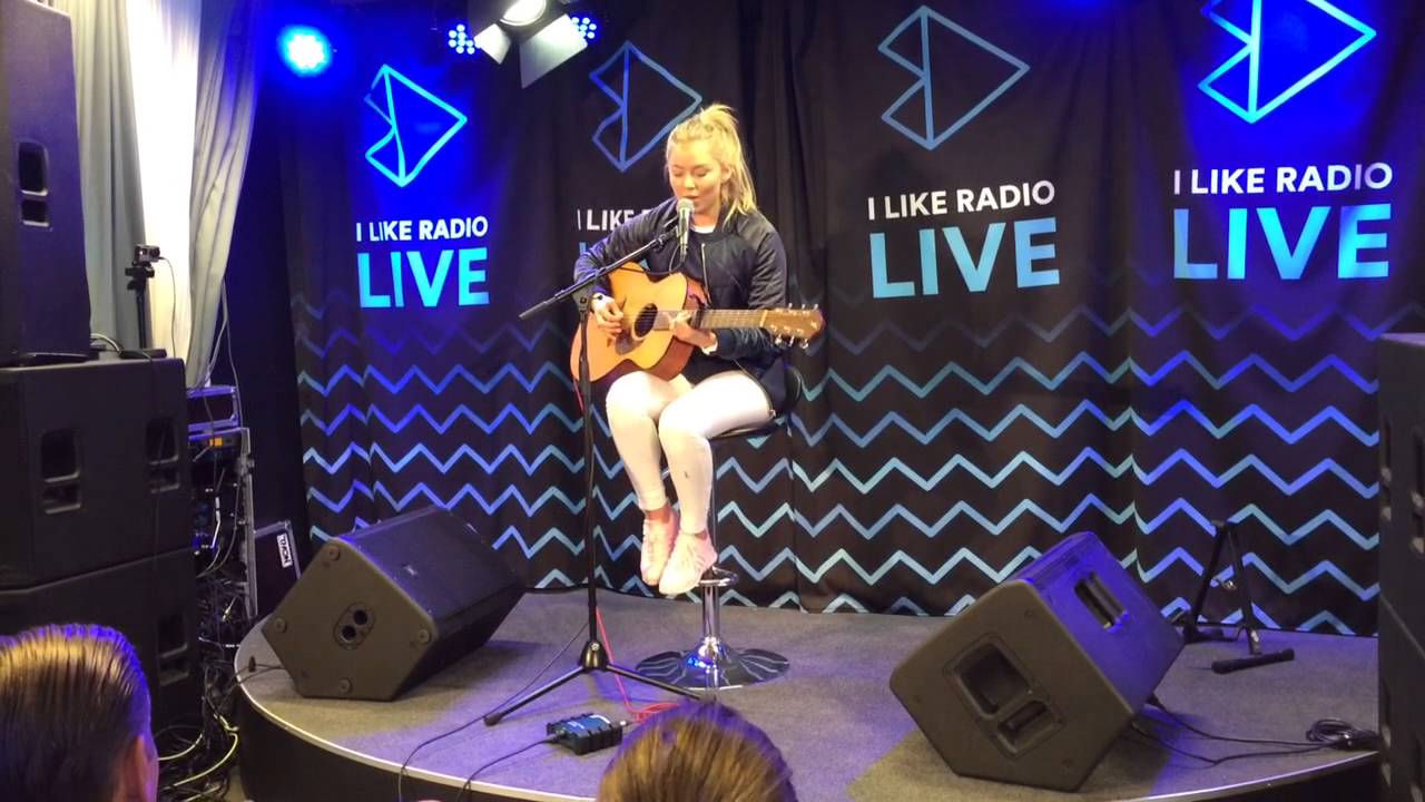 Astrid S - Jump (Acoustic) - YouTube