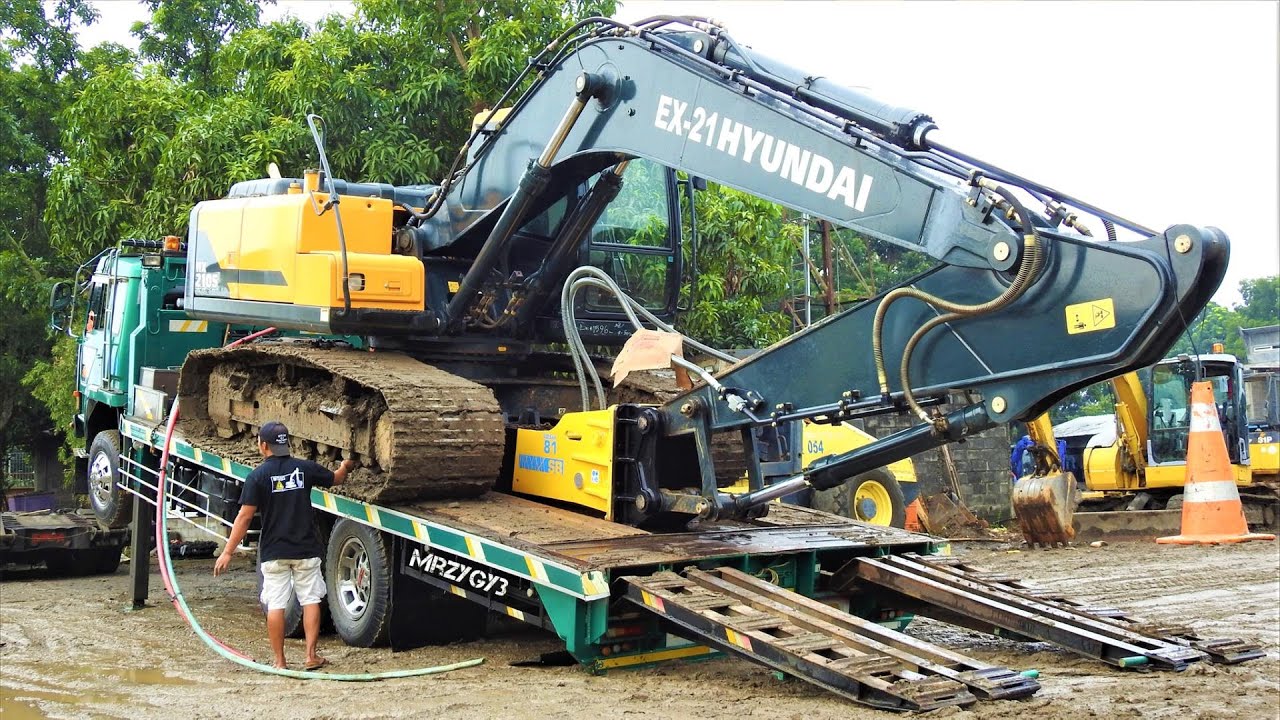 Hyundai HX210SL Excavator Transport Truck - YouTube