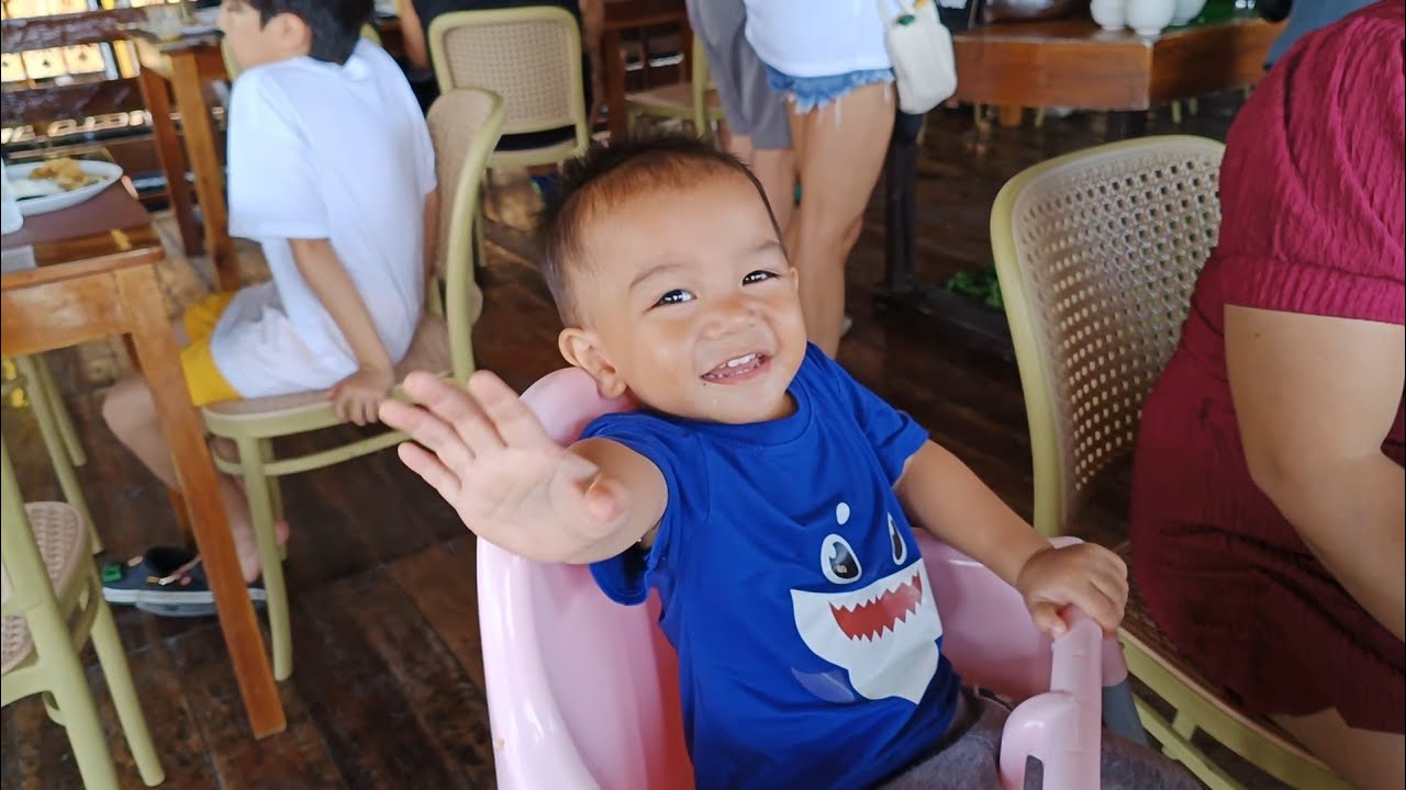 Pananghalian sa Rio Verde Floating Restaurant sa Loay, Bohol. - YouTube