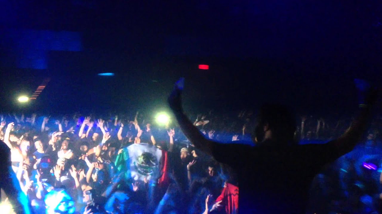 MADNESS WITH DEORRO & PANDA FUNK - YouTube
