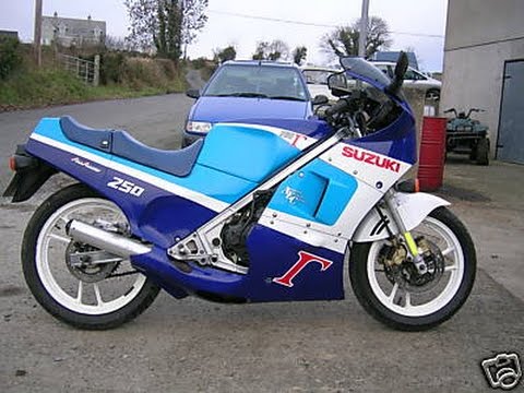 Suzuki RG250 exhaust sound and acceleration compilation - YouTube