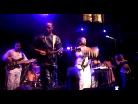 Oumou Sangare - Yale - Amsterdam, Paradiso, 20 mei 2009