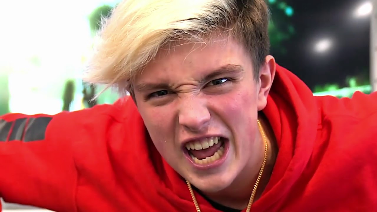 Morgz spends thousands of his moms money - YouTube