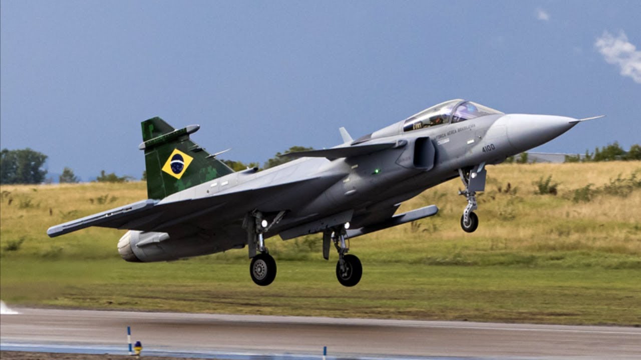 The Brazilian Gripen E carries out IRST tests in a simulated air battle ...