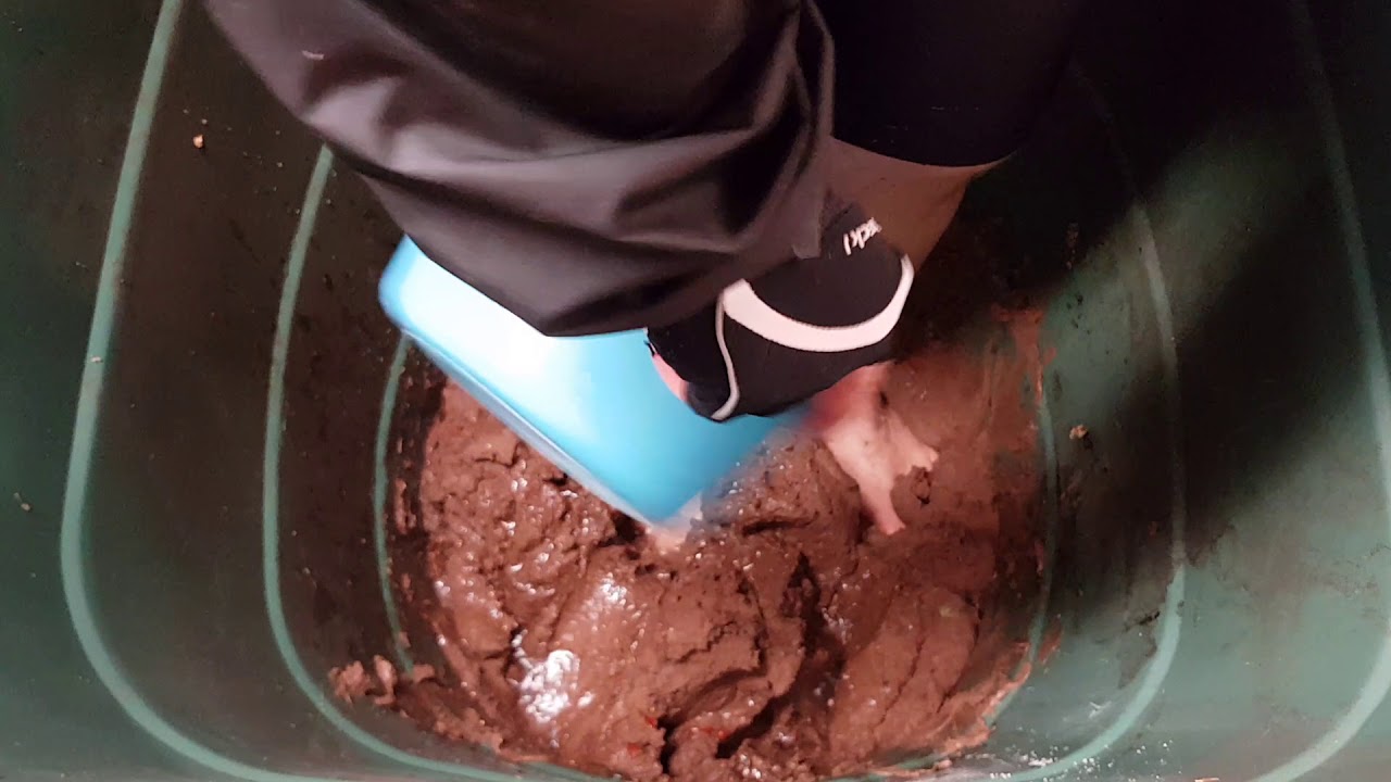 -Stomping 40 cakes barefoot / 40 Kuchen barfuß zertreten - Part 2/2 ...