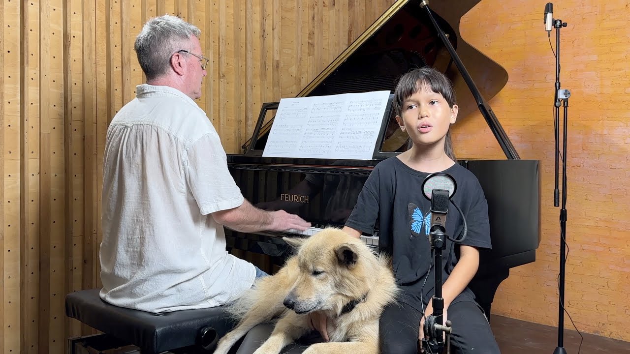 Annie "Tomorrow" Emilie & Dad - YouTube