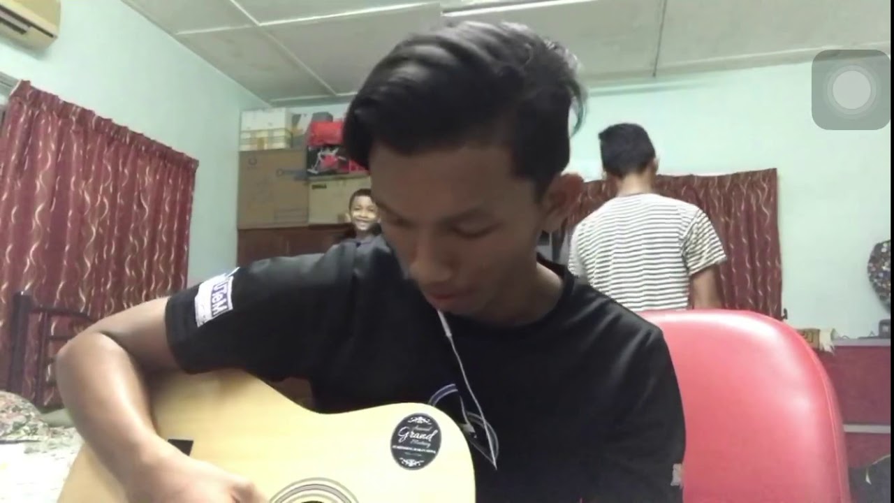 Luqman Faiz - Kepuraanmu Cover - YouTube