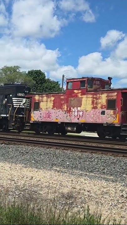 NS B23 WITH THE CABOOSE HEADING HOME - YouTube