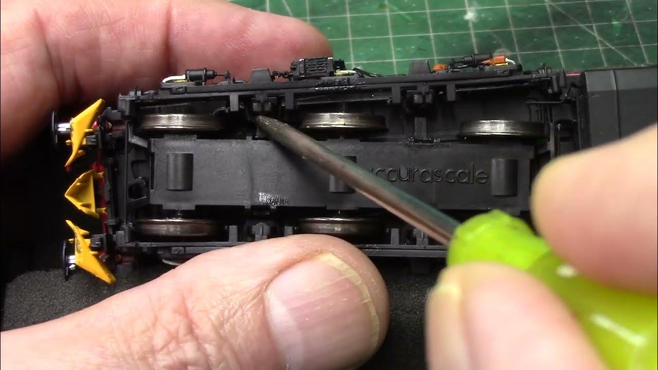 Accurascale 37 bogie strip down - YouTube