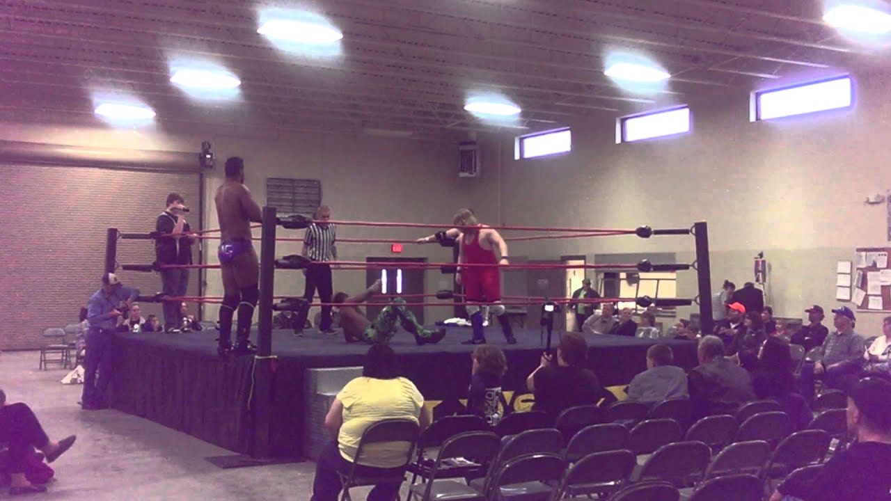 Raphael King & Bolt Brady Tag Team Debut! - YouTube