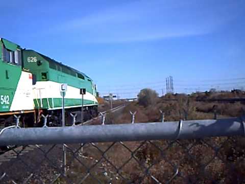 GO Transit MP40 # 626 With F59ph # 542 At Pickering - YouTube