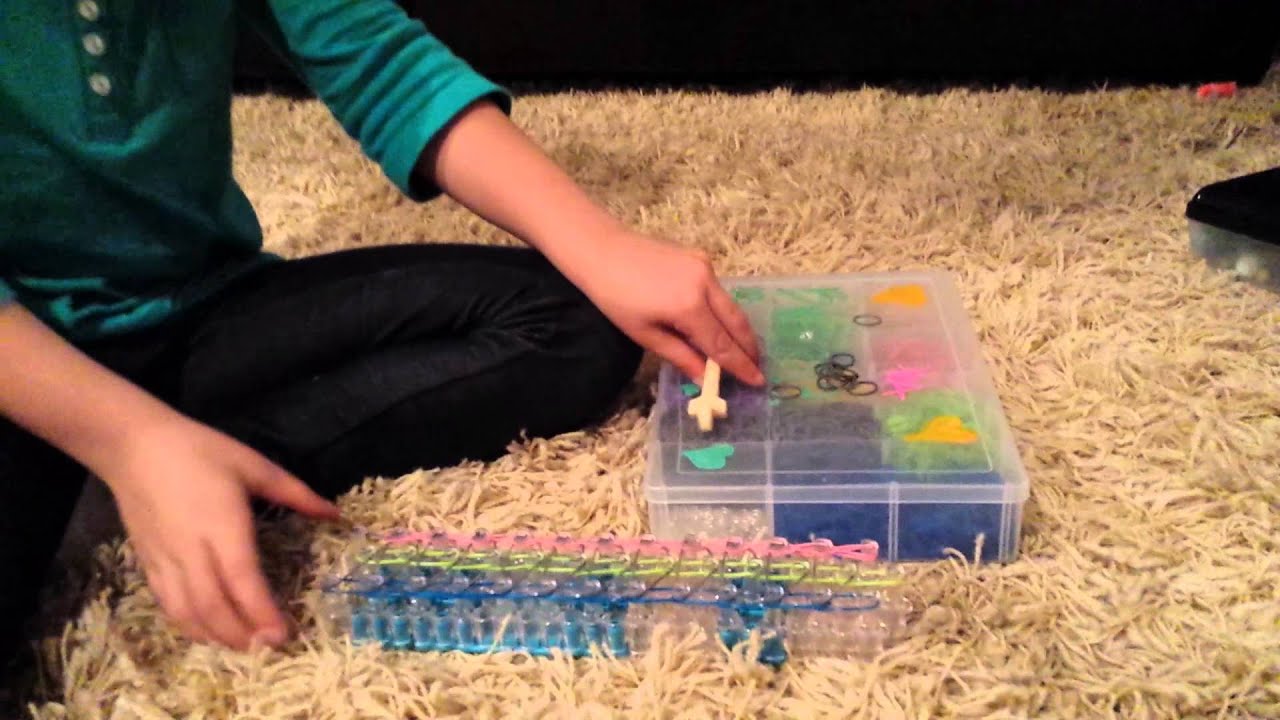 Brianna's Rainbow Loom Demo- the triple single - YouTube