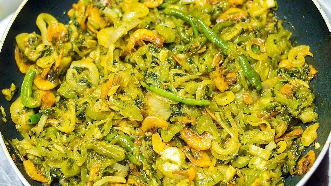 চিংড়ি শুটকি দিয়ে চিচিঙ্গা ভাজি | Dried Shrimp/Prawn with Snake Gourd ...