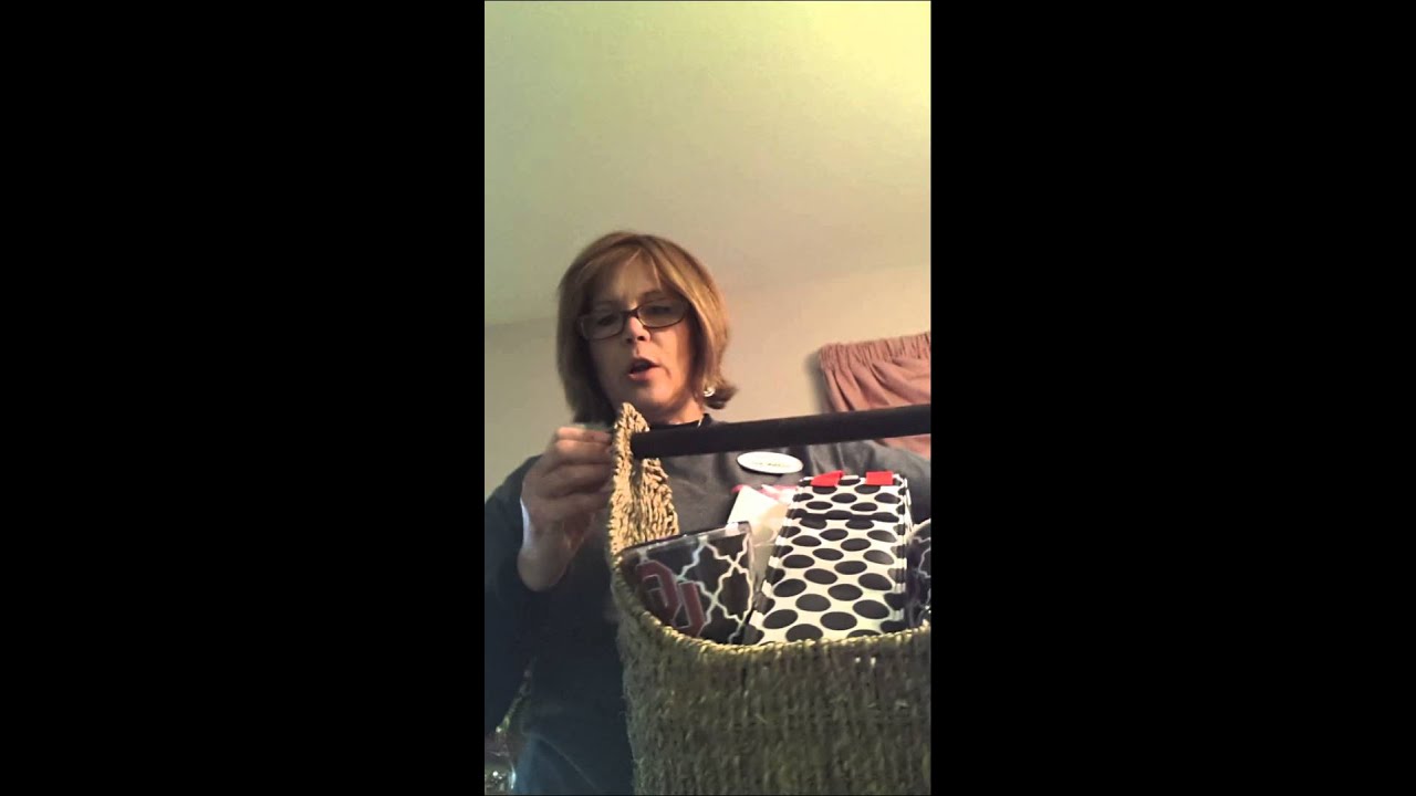 Thirty-one Gifts Small Magazine Basket - YouTube