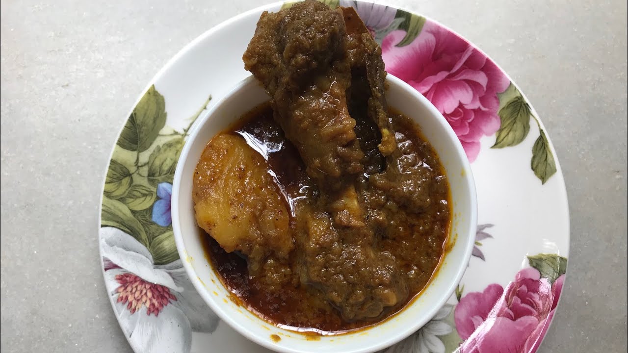 Assamese Duck Curry with Potatoes | হাঁহৰ মাংসৰ জোল । Duck Recipe - YouTube
