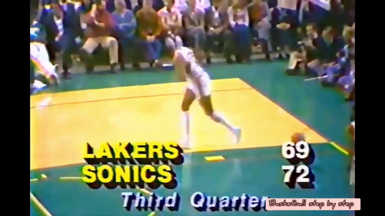Sky hook shot by Kareem Abdul jabbar - YouTube