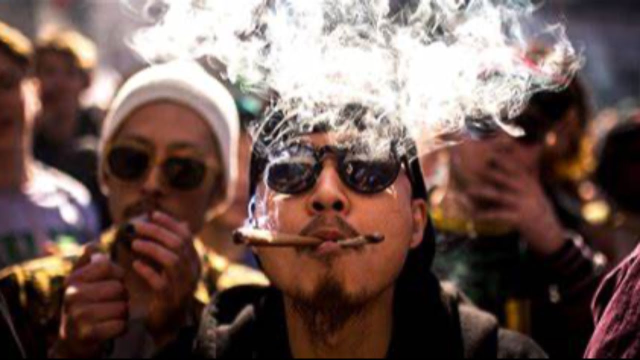 We Talk Crazy 420 Moments on 7:10am Wakey Wakey Morning Show - YouTube