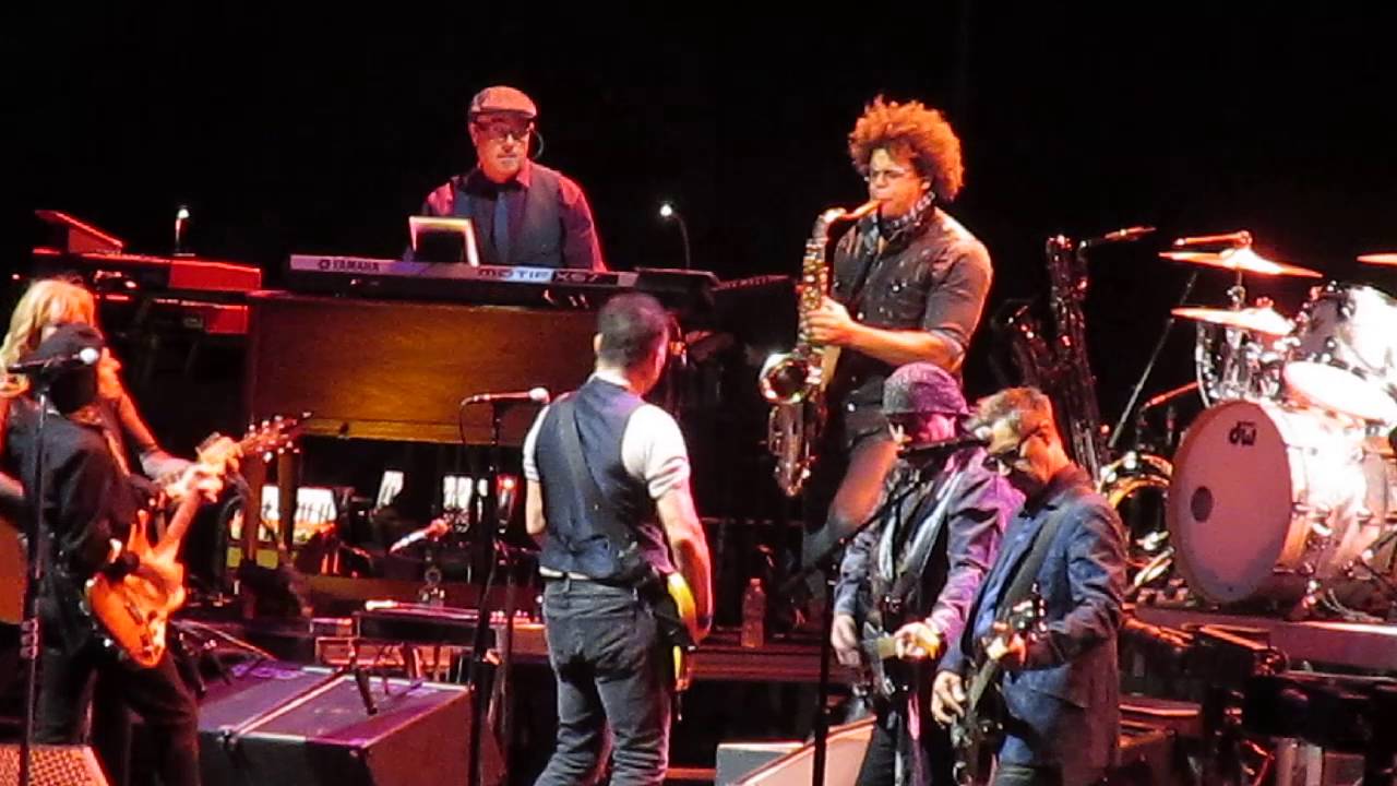 Bruce Springsteen - Because The Night - Gillette Stadium - 9.14.16 ...