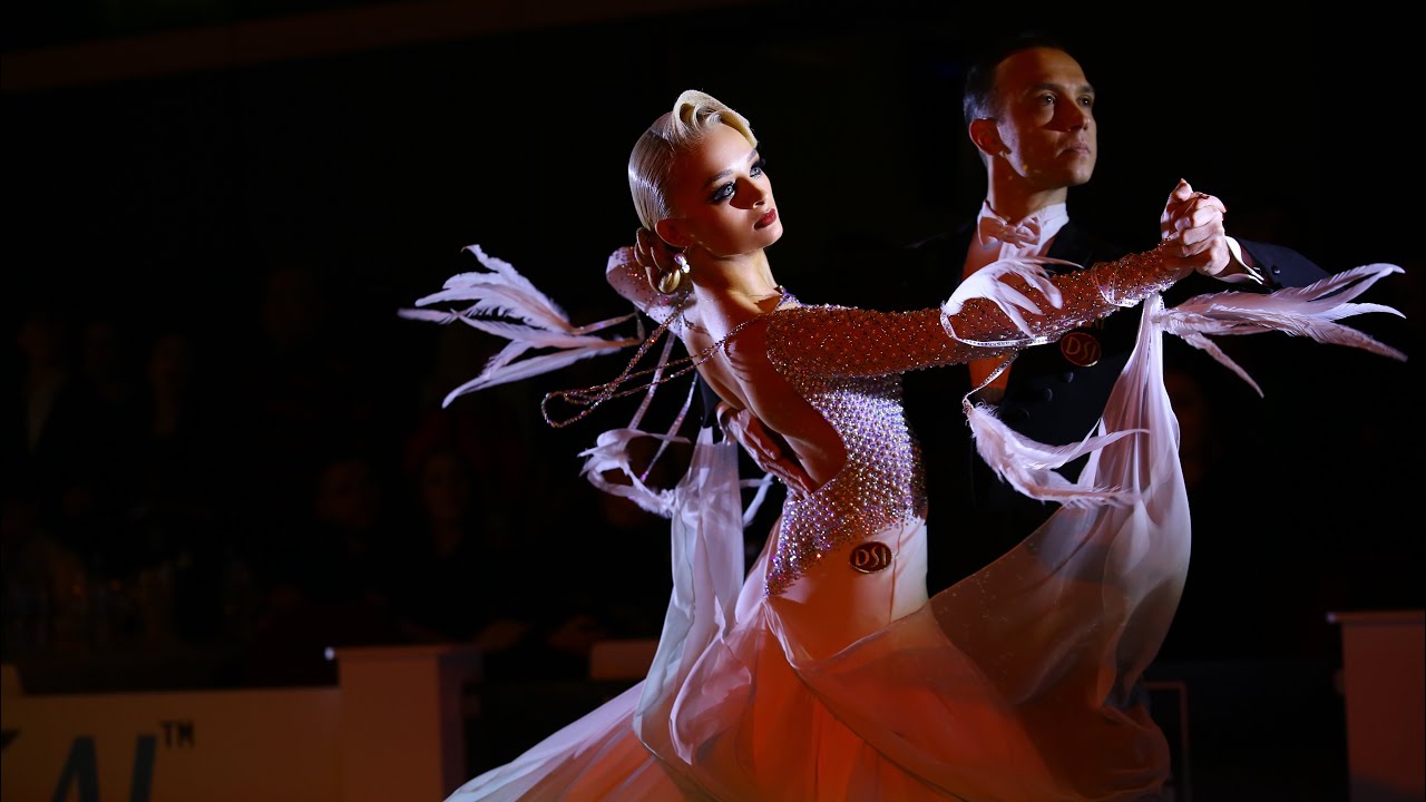 Vladislav Shakhov and India Phillips- Tango presentation dance - YouTube