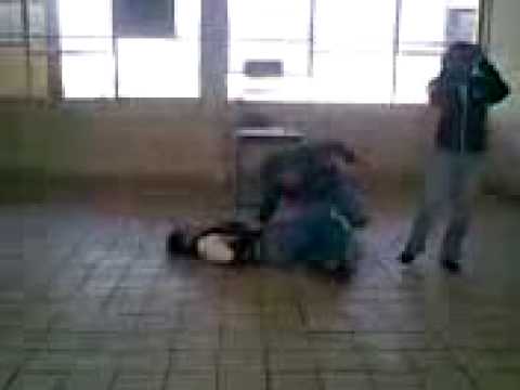 Bolita en el salon del cbtis 196 de matamoros - YouTube