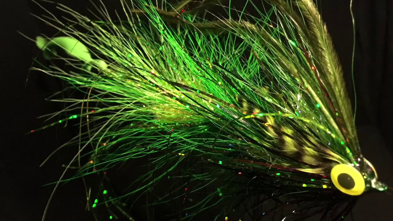 Irresistible Hulk articulated pike fly - YouTube