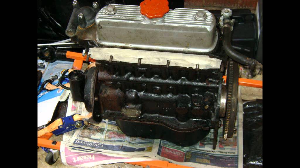MG Midget Engine small overhaul - YouTube