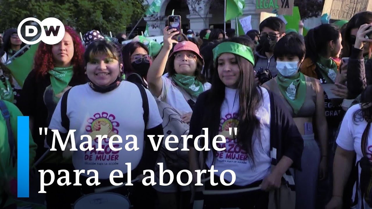 Miles de mujeres marchan en pro del aborto en Latinoamérica - YouTube