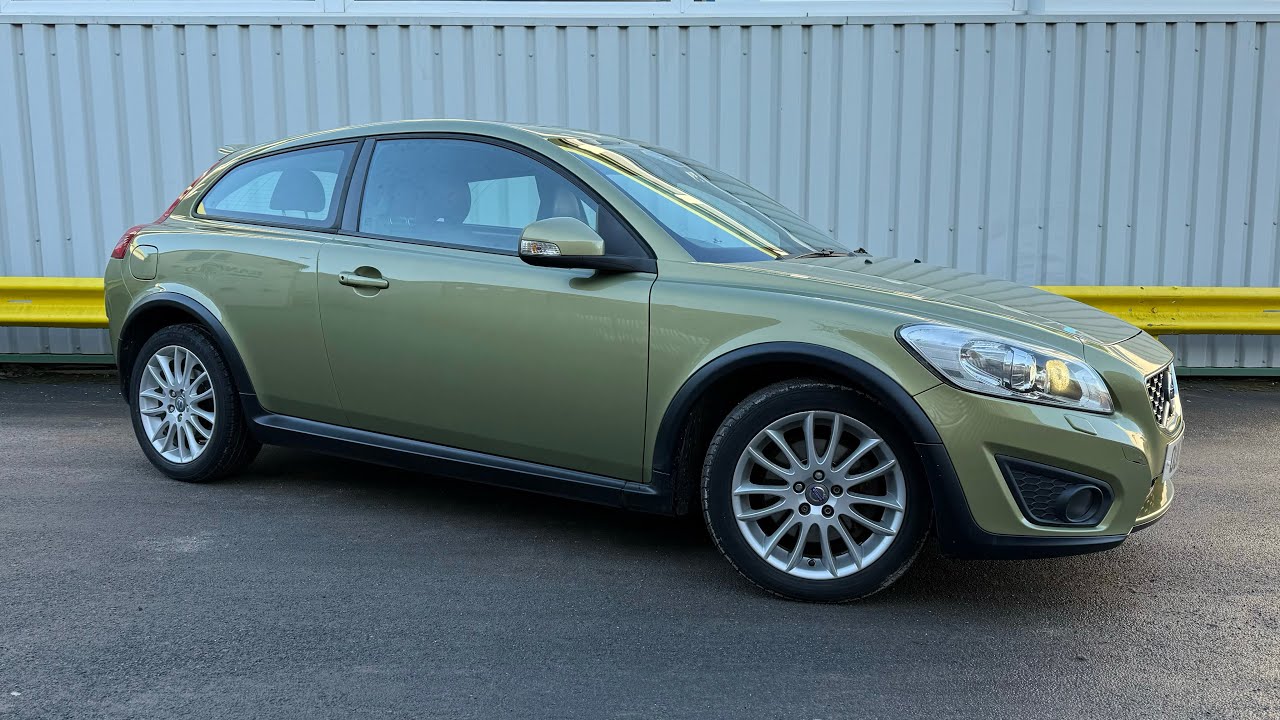 Volvo C30 SE Lux D5 Auto - YouTube