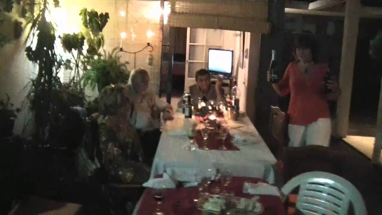 Nochebuena 2010 familiares Esnaola Adan Perez Montiel - YouTube
