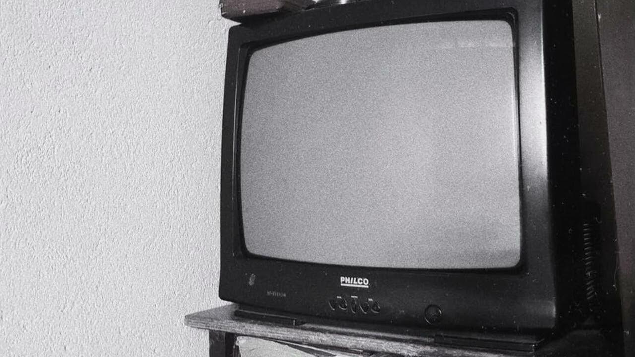 テレビに映りこんだ奇妙な幽霊 ホラーbgm Youtube
