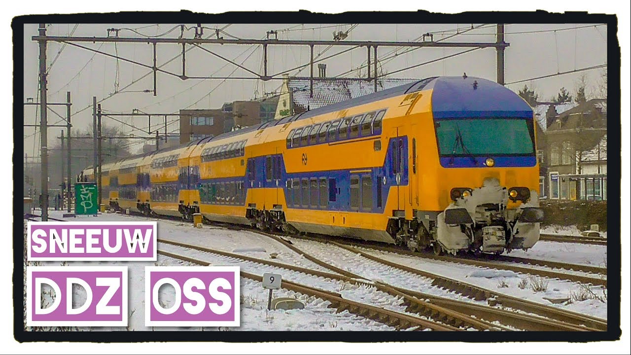NS DDZ 7632 en 7612 op een besneeuwd station Oss - YouTube