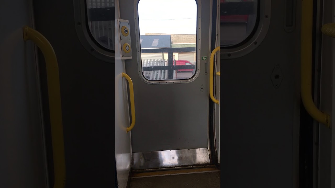 Class 156 doors closing tone - YouTube