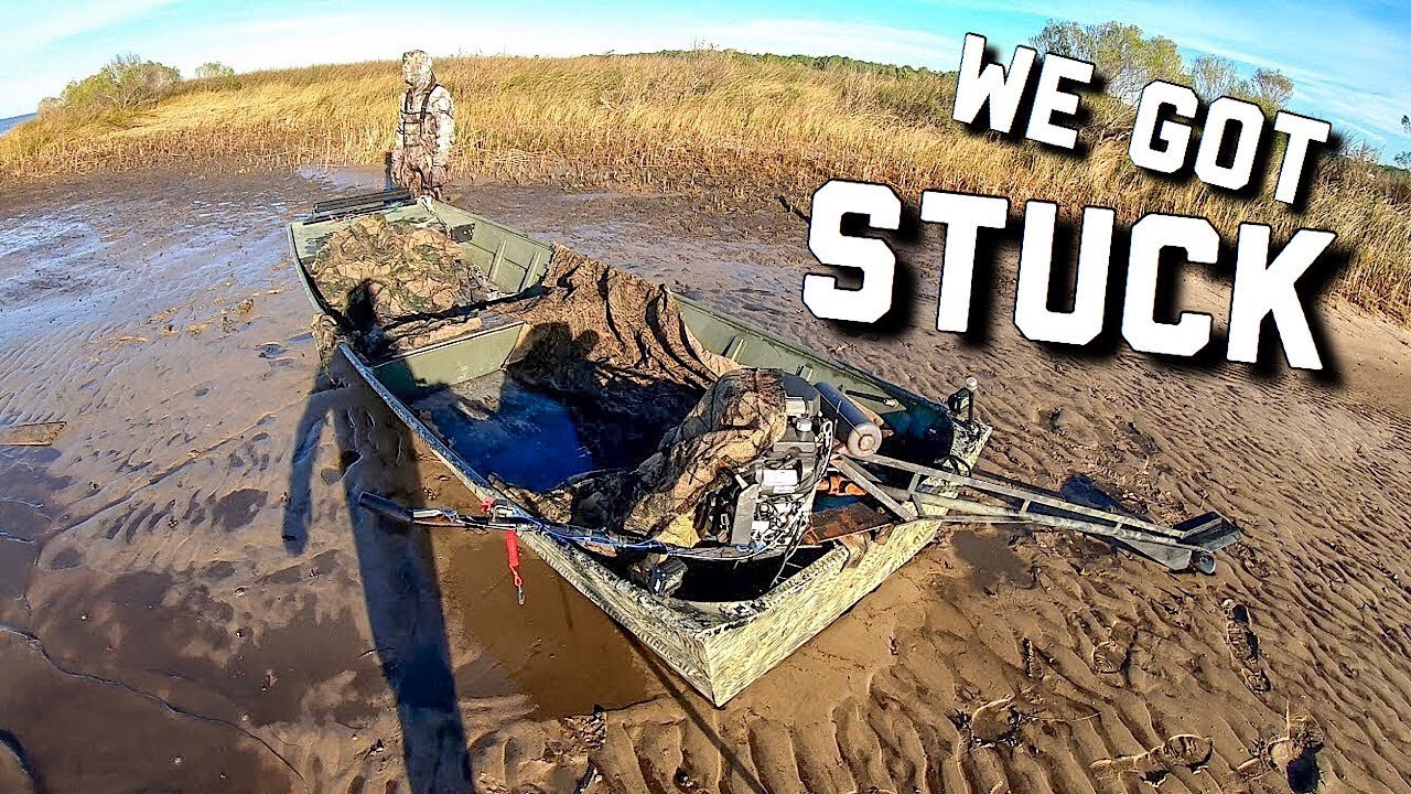 Open Water Duck Hunting | We got the Boat STUCK - YouTube