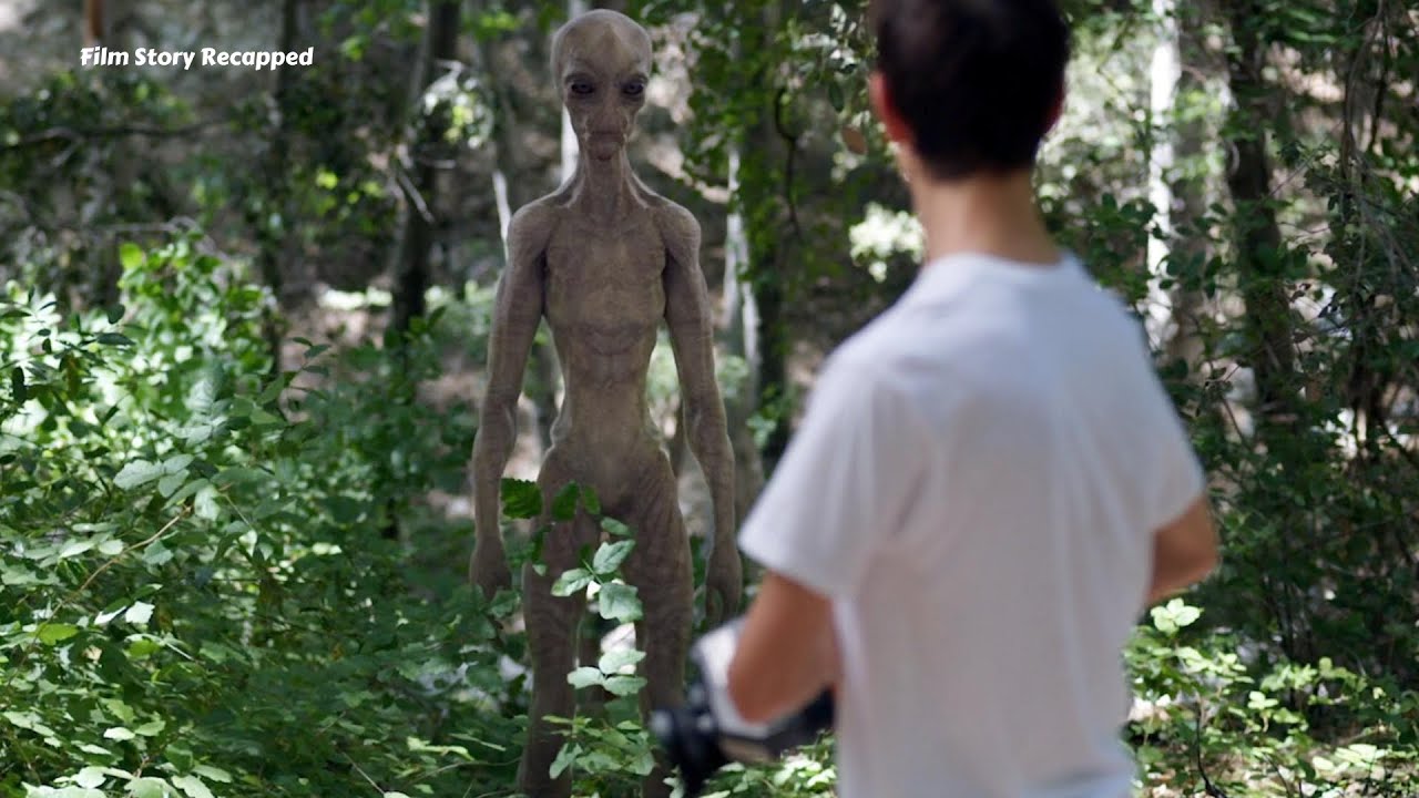 A boy accidentally encounters an alien on Earth and receives superpowers as a gift! - YouTube