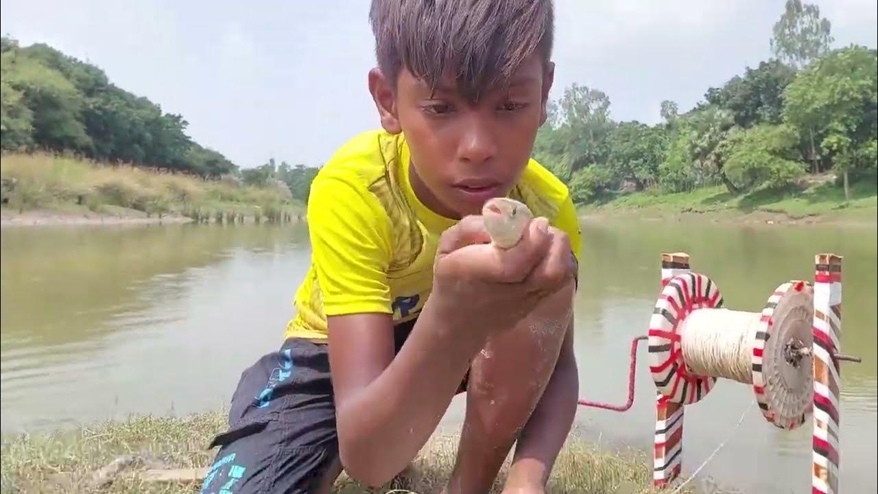 New Hook Fishing Idea in River | Amazing Boy catching big fish using hook in river work 100% ...
