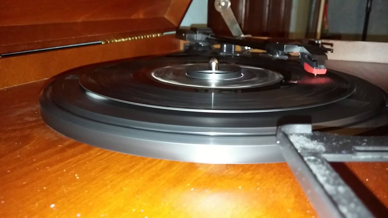 The Elton John Band- "Philadelphia Freedom" (45 RP - YouTube