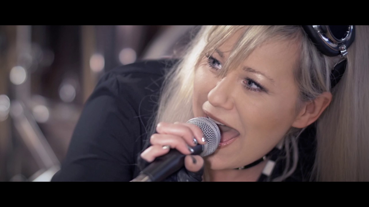 Nika Boon - Mastermind - Live in London - YouTube