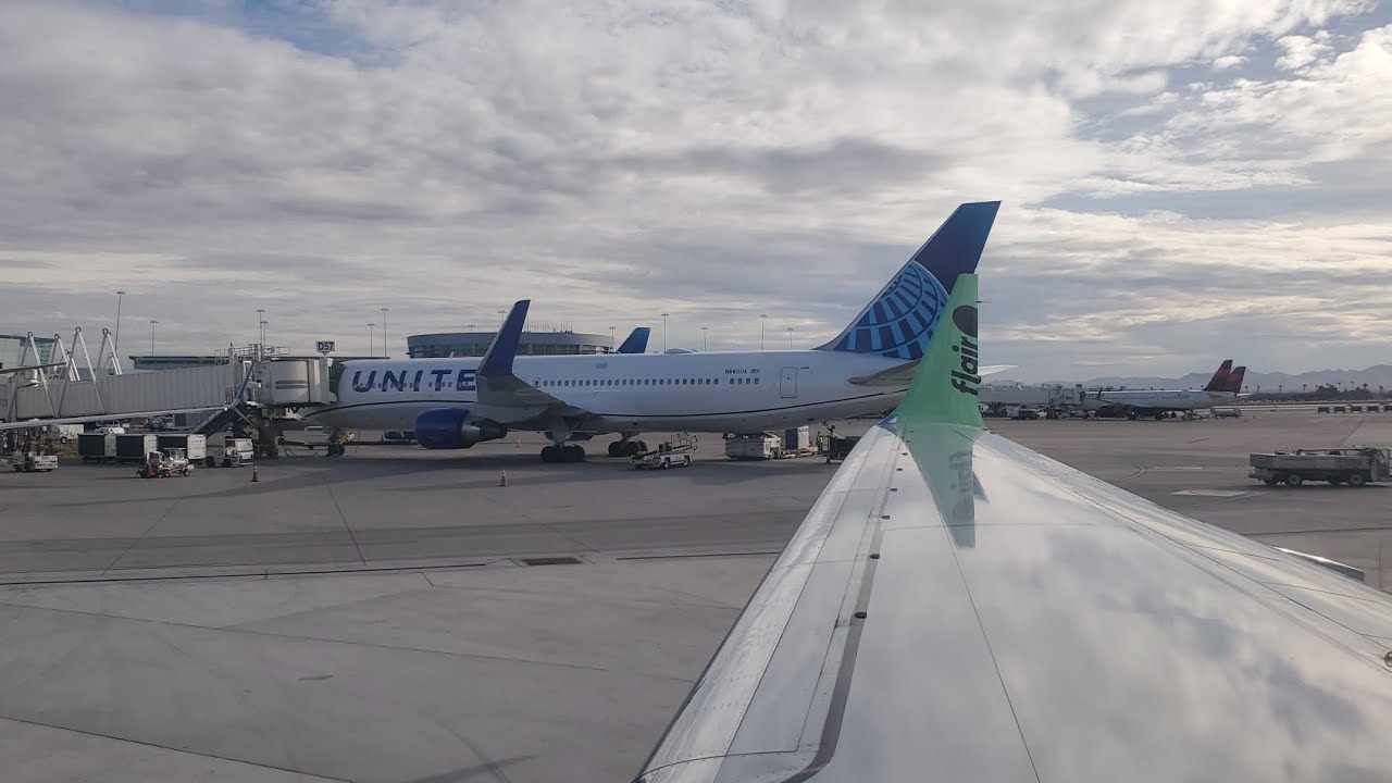 Flair Airlines F81776 YEG-LAS Cruise, Approach and Landing in Las Vegas ...