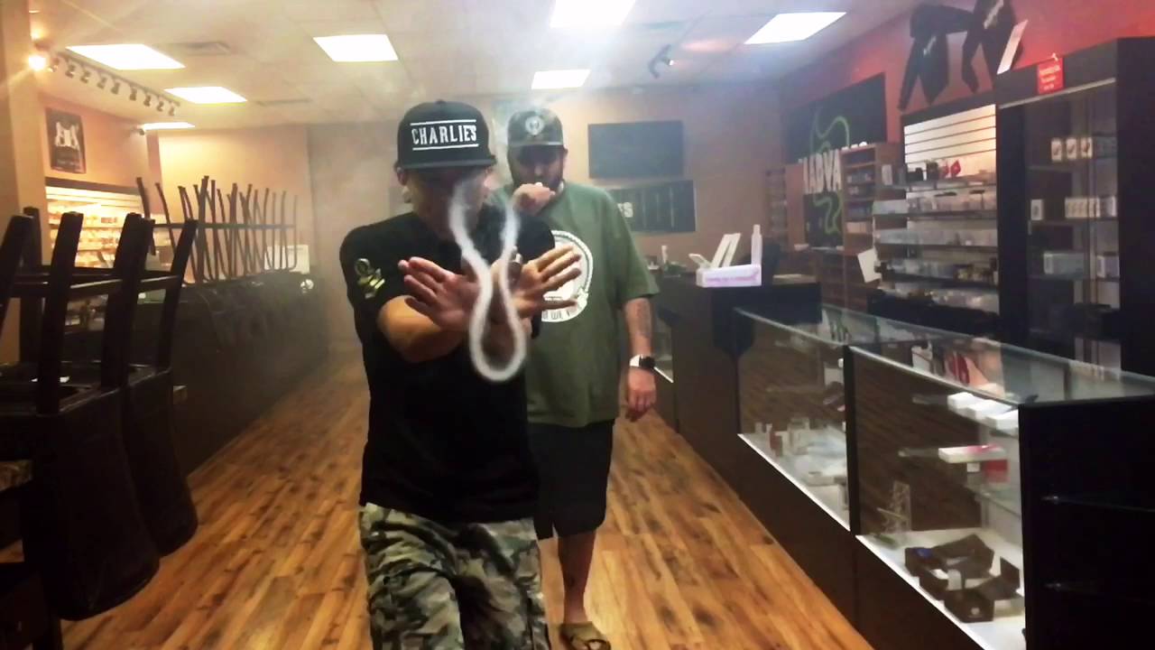 Vape tricks IG jessegoesturk - YouTube