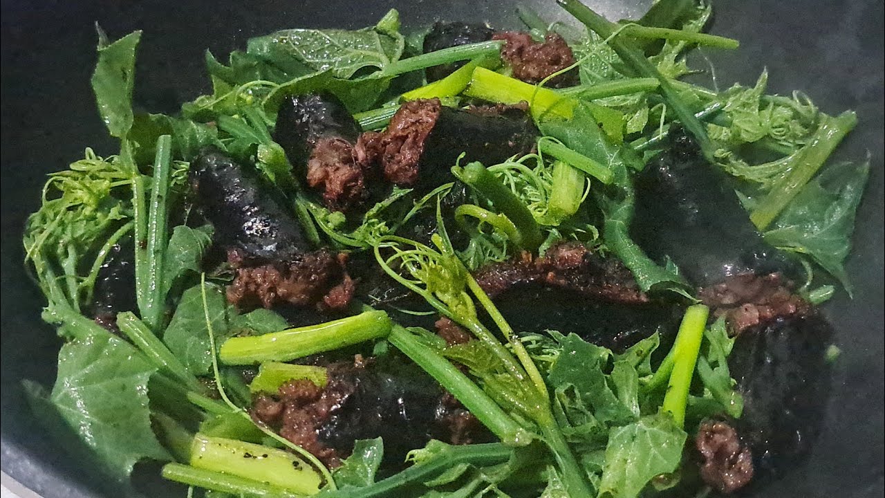 Lutong Igorot: Filipino Igorot Dish- Pinuneg Guisado with Ugsa😍 - YouTube