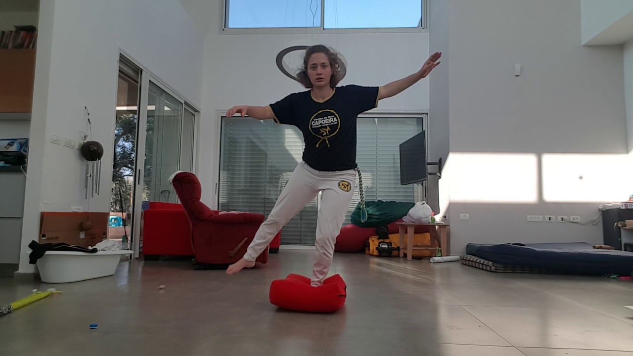 14 min. Pillow workout w/warm-up אימון כרית ביתי - cm. Piupiu - YouTube
