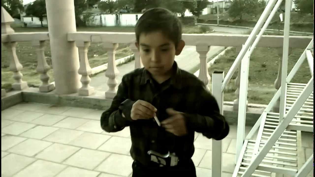 "toby" el chico temido de la colonia - YouTube
