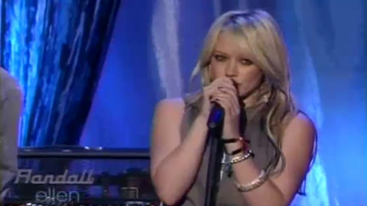 Hilary Duff - Fly Live - On The Ellen DeGeneres Show 2004 - HD - YouTube