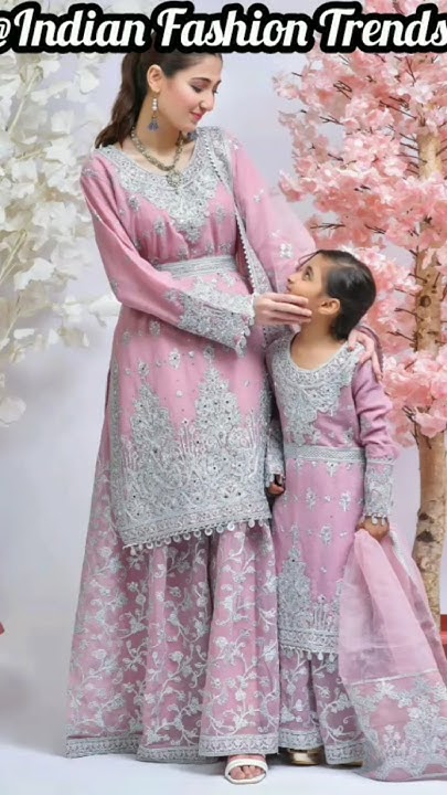 maa or Beti same dress#viral #momanddaughter #samedress #ytshorts #shorts - YouTube