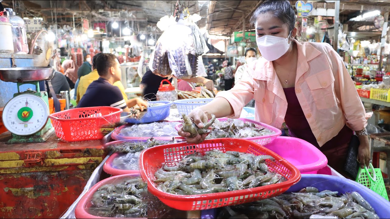 Market show, Buy prawn from the market for cooking / yummy prawn ...