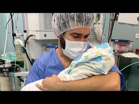 RUSİYADA MƏŞHURLAŞAN AZƏRBAYCANLI MÜĞƏNNİ BAHH TEE(BƏXTİYAR ƏLİYEV)ATA OLUB!